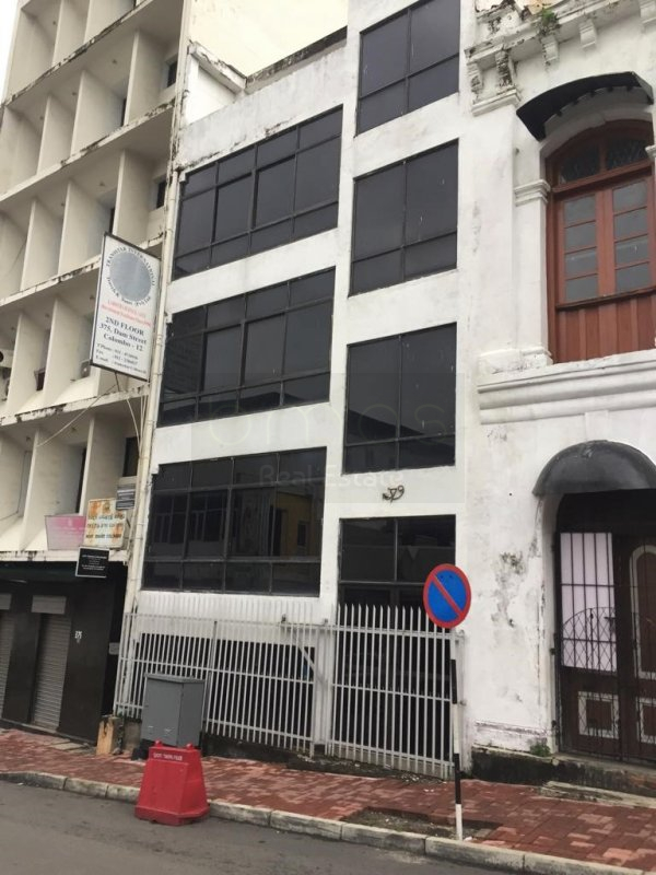 COMMERCIAL BUILDING FOR RENT AT DAM STREET, COLOMBO 12